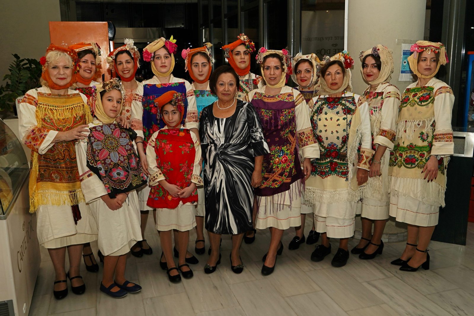 Με αθρόα συμμετοχή και με μεγάλη επιτυχία η εκδήλωση κοπής της ...